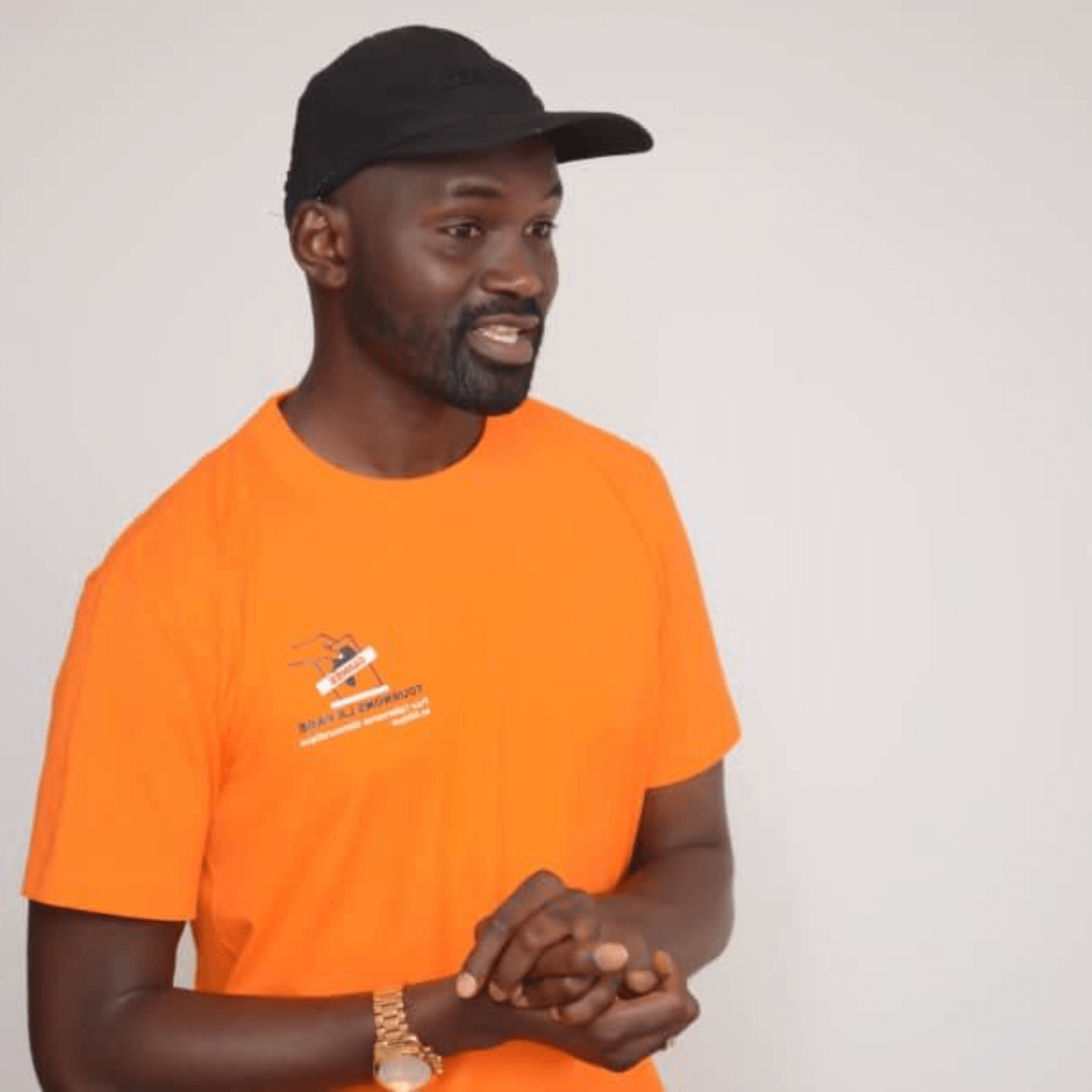 Who are we? | Tournons La Page